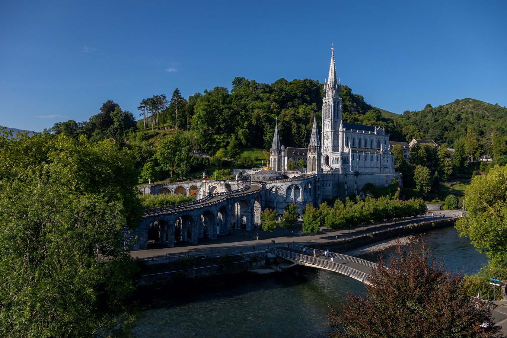 The 3 basilicas of Lourdes