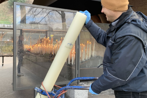 Les grands cierges du Sanctuaire de Lourdes - Pèlerinage